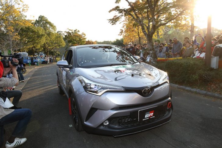 トヨタ「新型C-HR」ラリー仕様が登場でデモ走行！ - NEWCAR-DESIGN