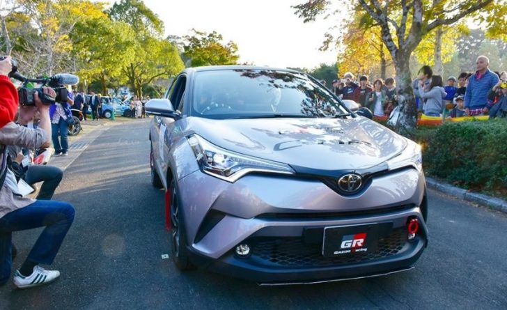 豊田社長が「C-HRレース仕様」を爆走ドライビング！ - NEWCAR-MOVIE